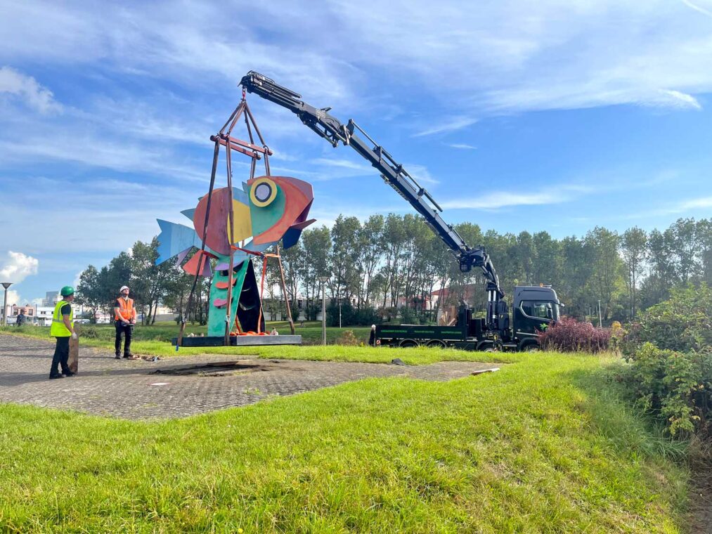 Transport en convoi exceptionnel de sculpture monumentale : le Poisson ...